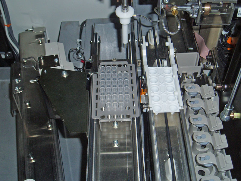 Vitros 350, sample handler